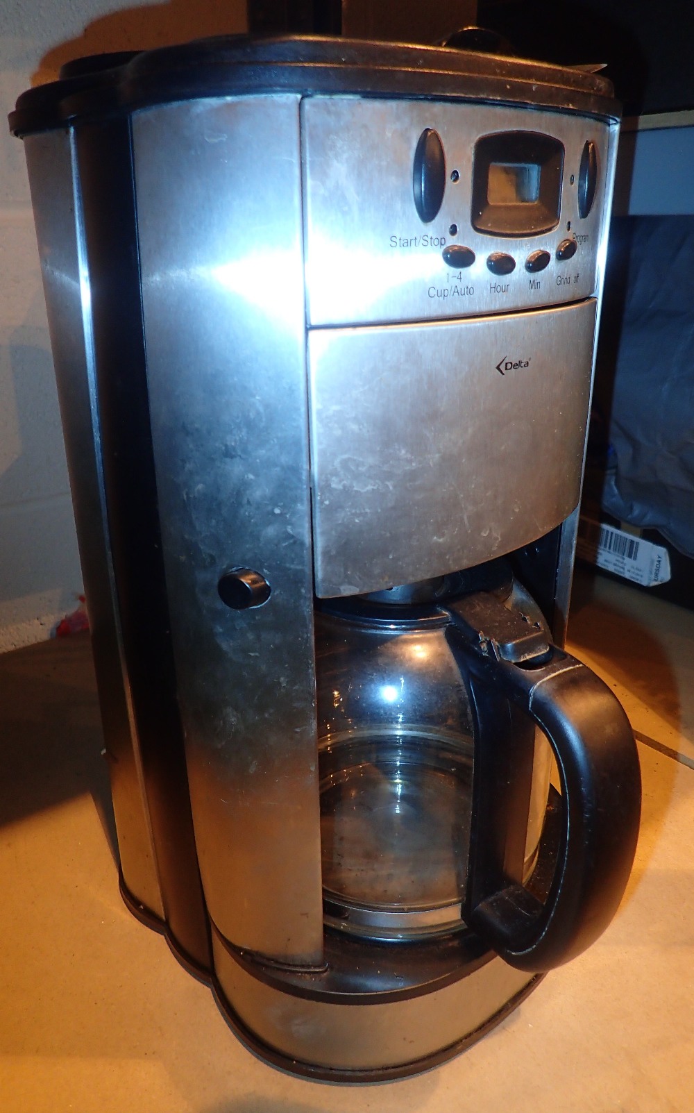 Delta coffee machine CONDITION REPORT: All electrical items in this lot ...