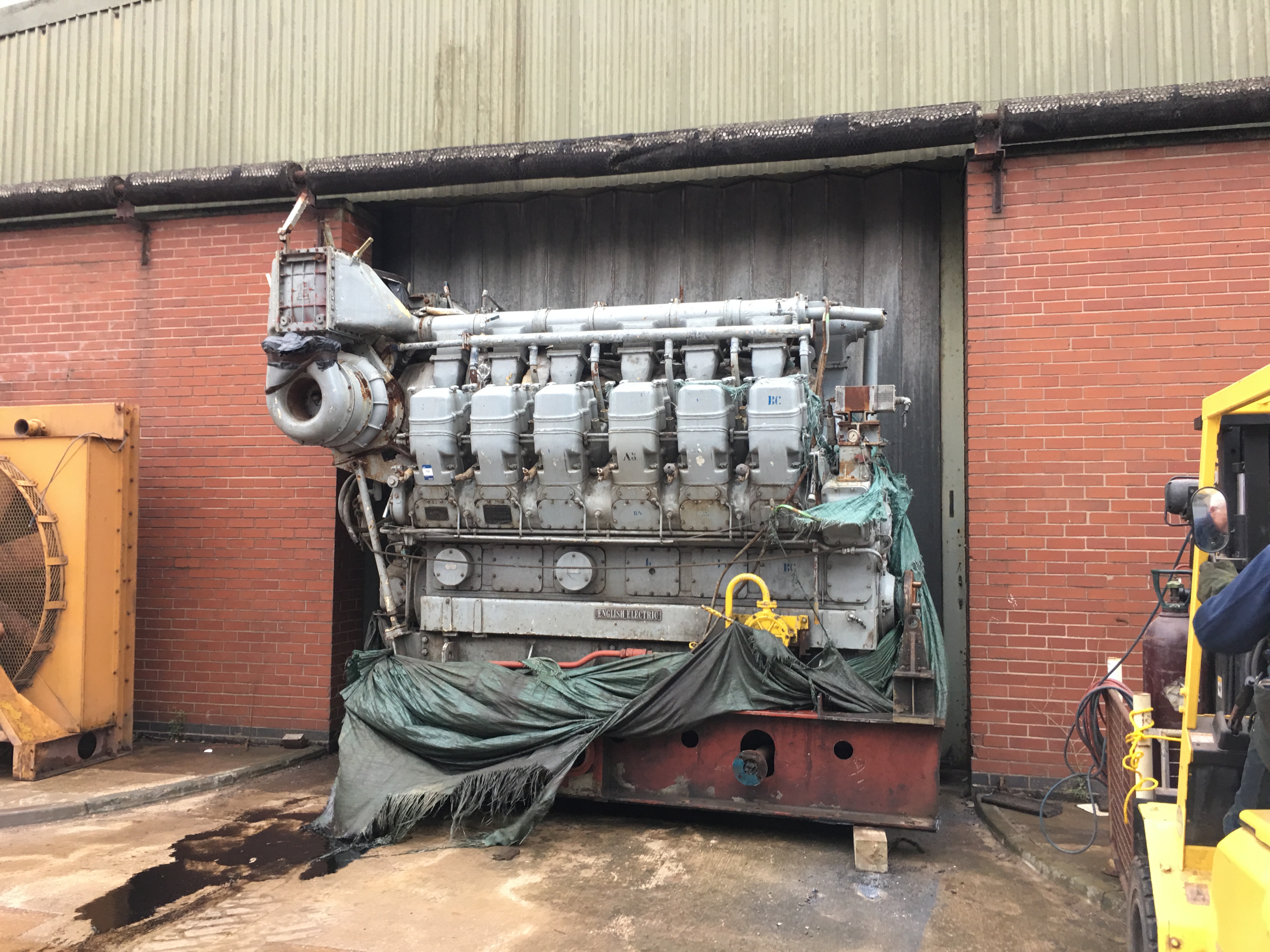 * Ruston Marine Diesel Engine, weight approx.19000kgs. Please note this ...
