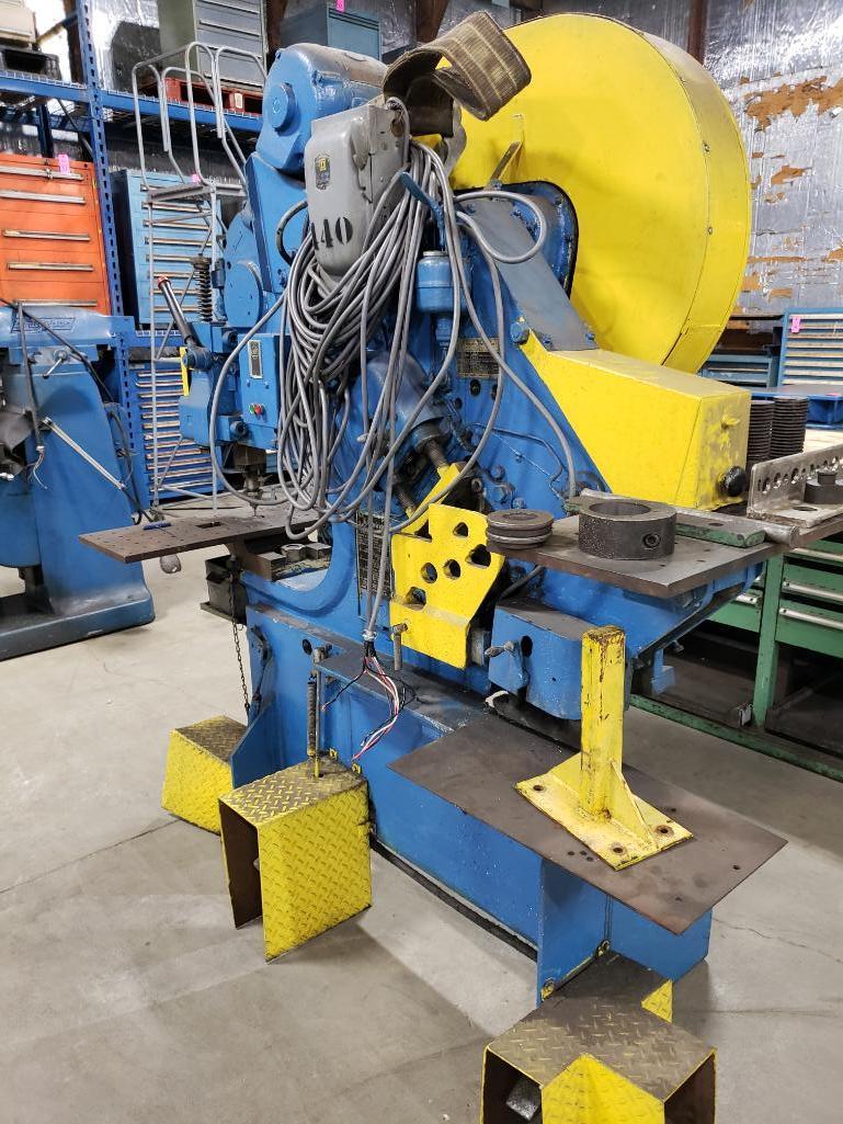 Buffalo No 1/2 Universal Ironworker, 30ton, 1/2" shear capacity, 6"x5/8 ...