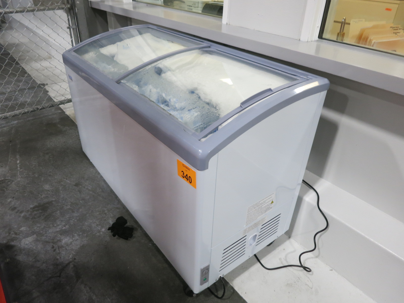Avantco Refrigeration chest freezer, model 3601CFC13, s/n 4005375, 115 ...