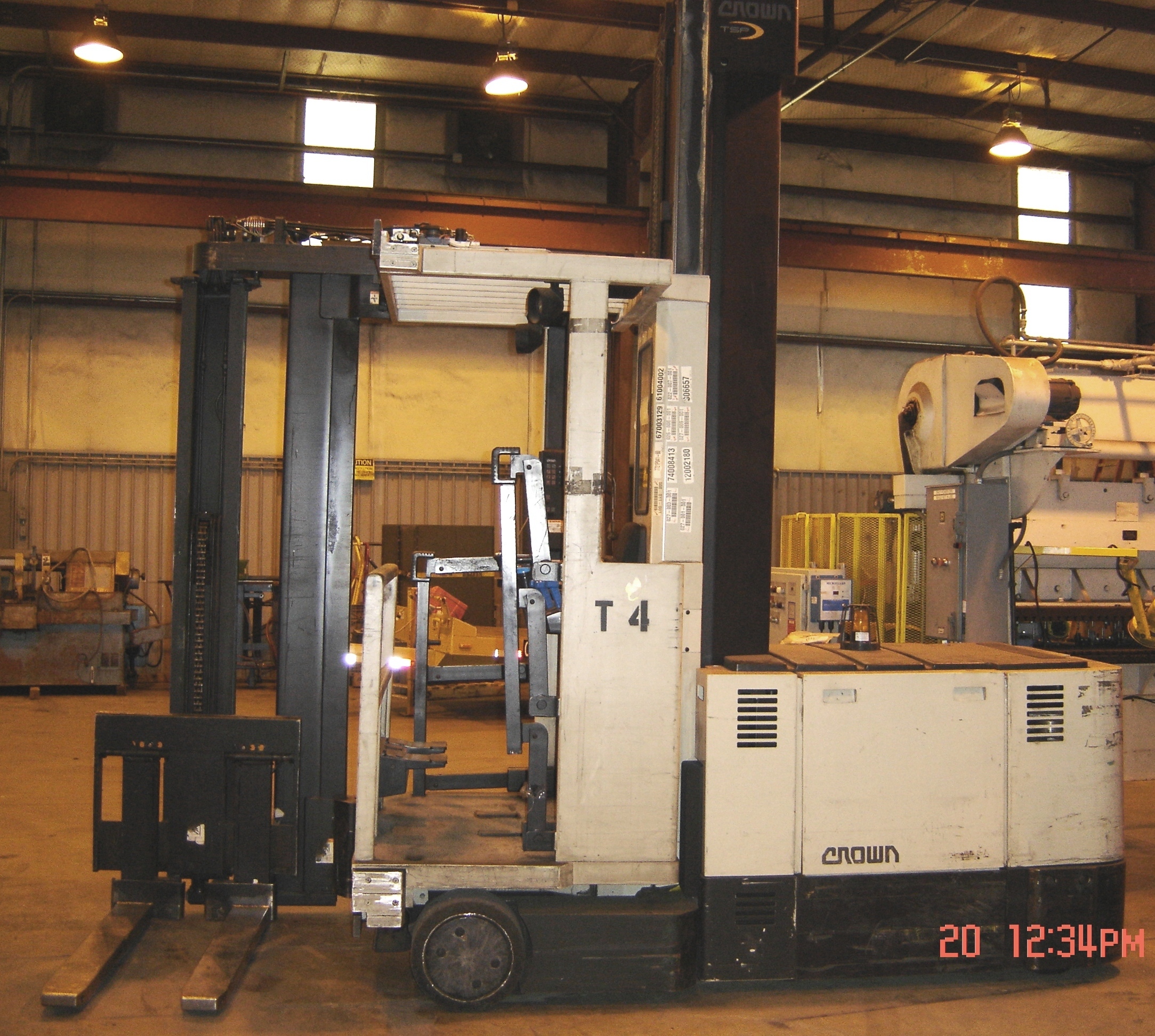 Crown Turret Stock Picker: Type E, 3000 Lb Capacity, Electric, s/N ...