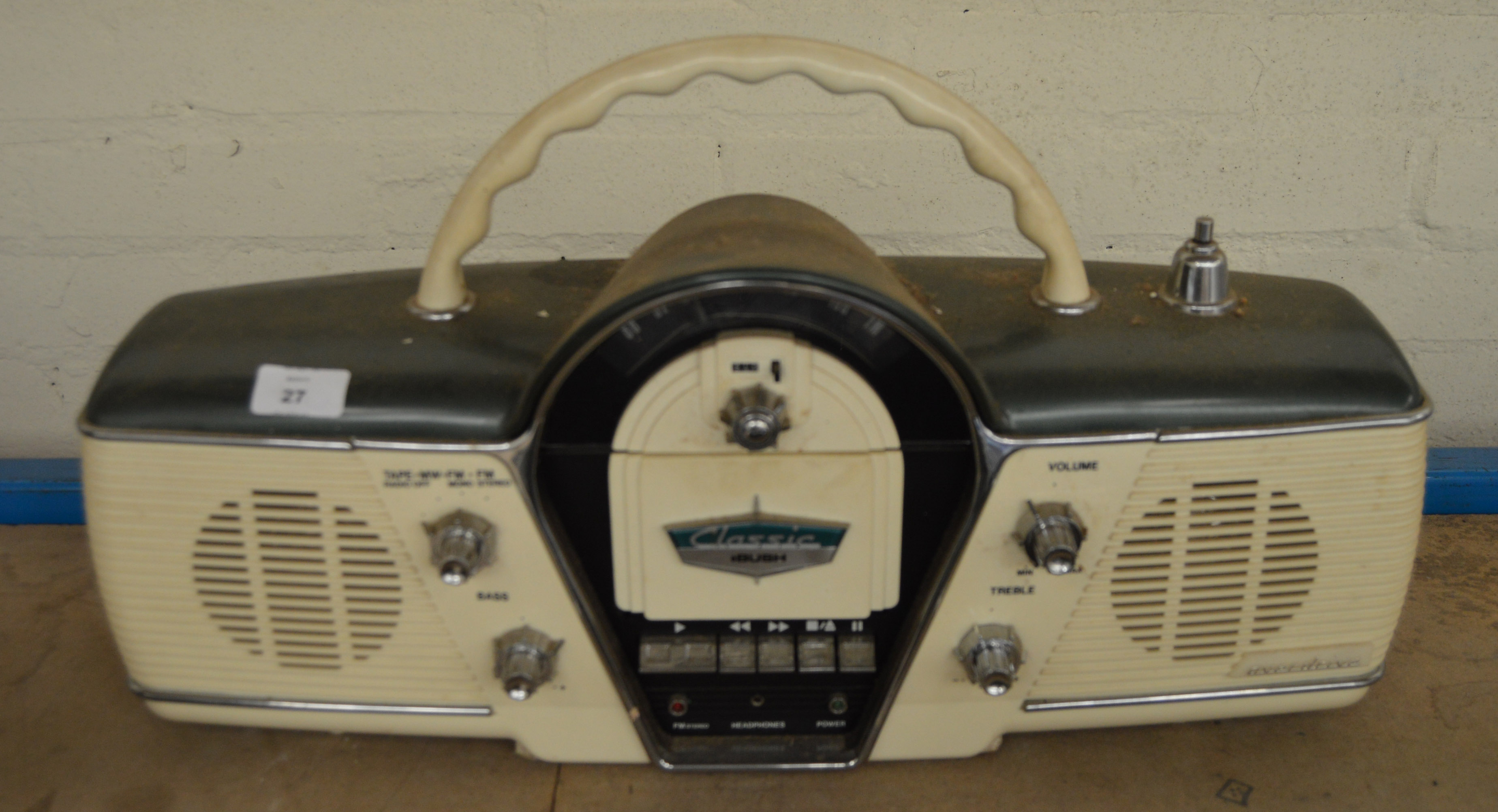 A CLASSIC BUSH RADIO [NO RESERVE]