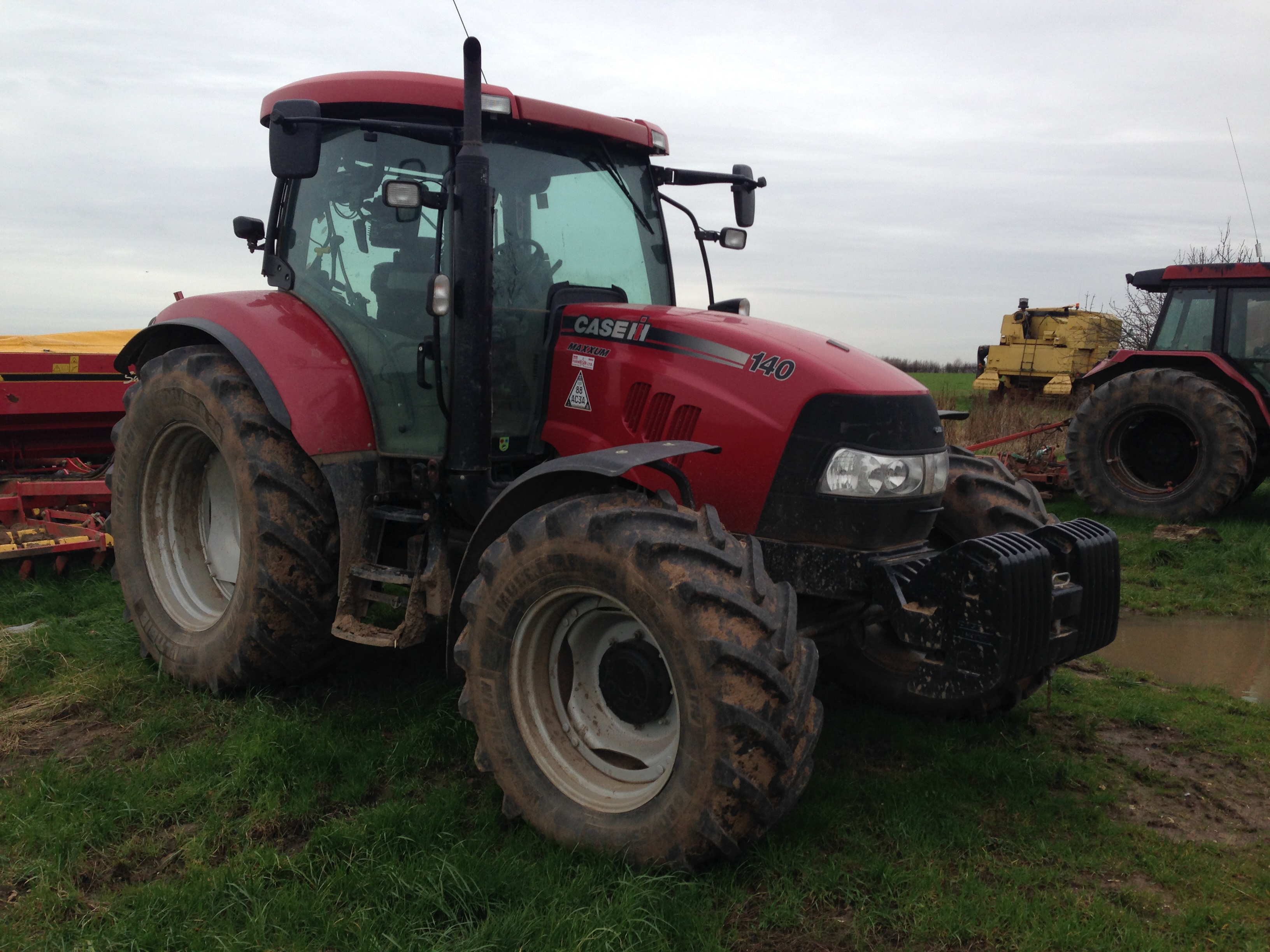 2010 Case International 140 Maxxum 4 wheel drive Tractor c/w air ...