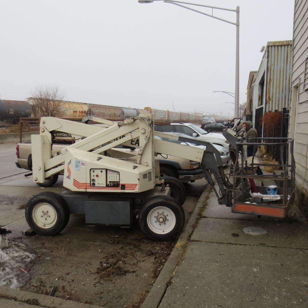 Simon Eagle Aerials Man Lift, Model 32/21, 500 Lb. Cap., S/N DBA0010P ...