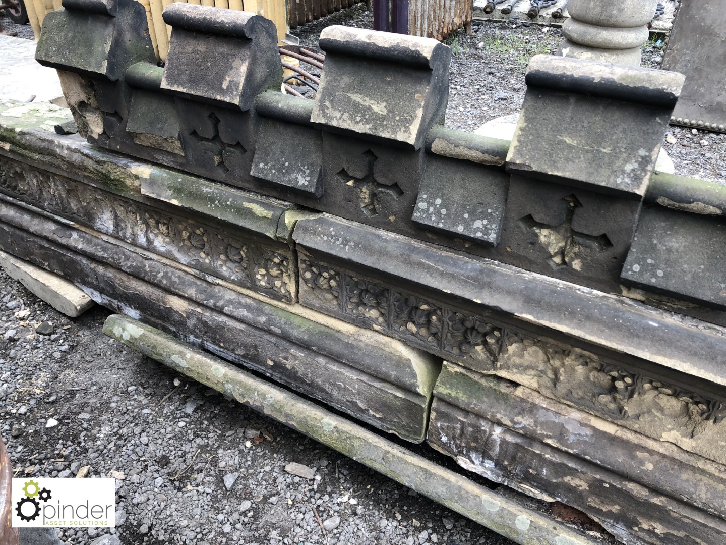 Castellated stone Wall Section, 2500mm long