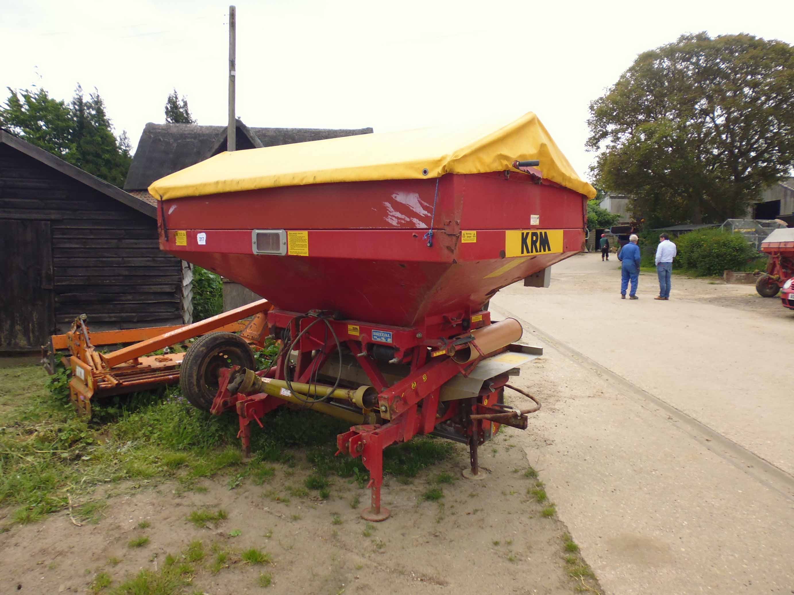 KRM Bredal F2 fertiliser spreader, recent new discs.