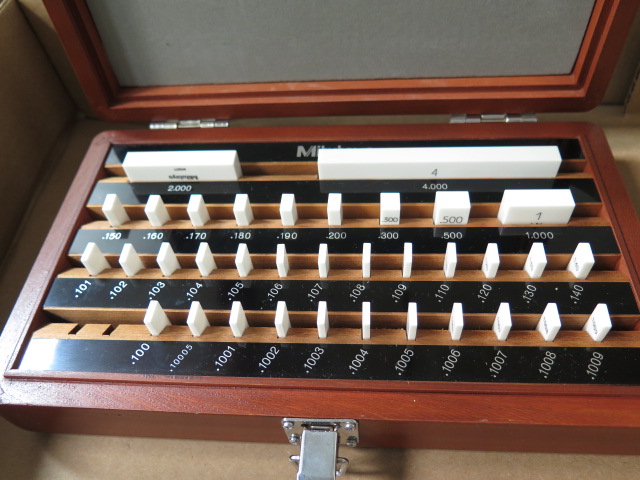 { Group of lots: 5, 6 } Mitutoyo Cera-Block Ceramic Gage Block Set