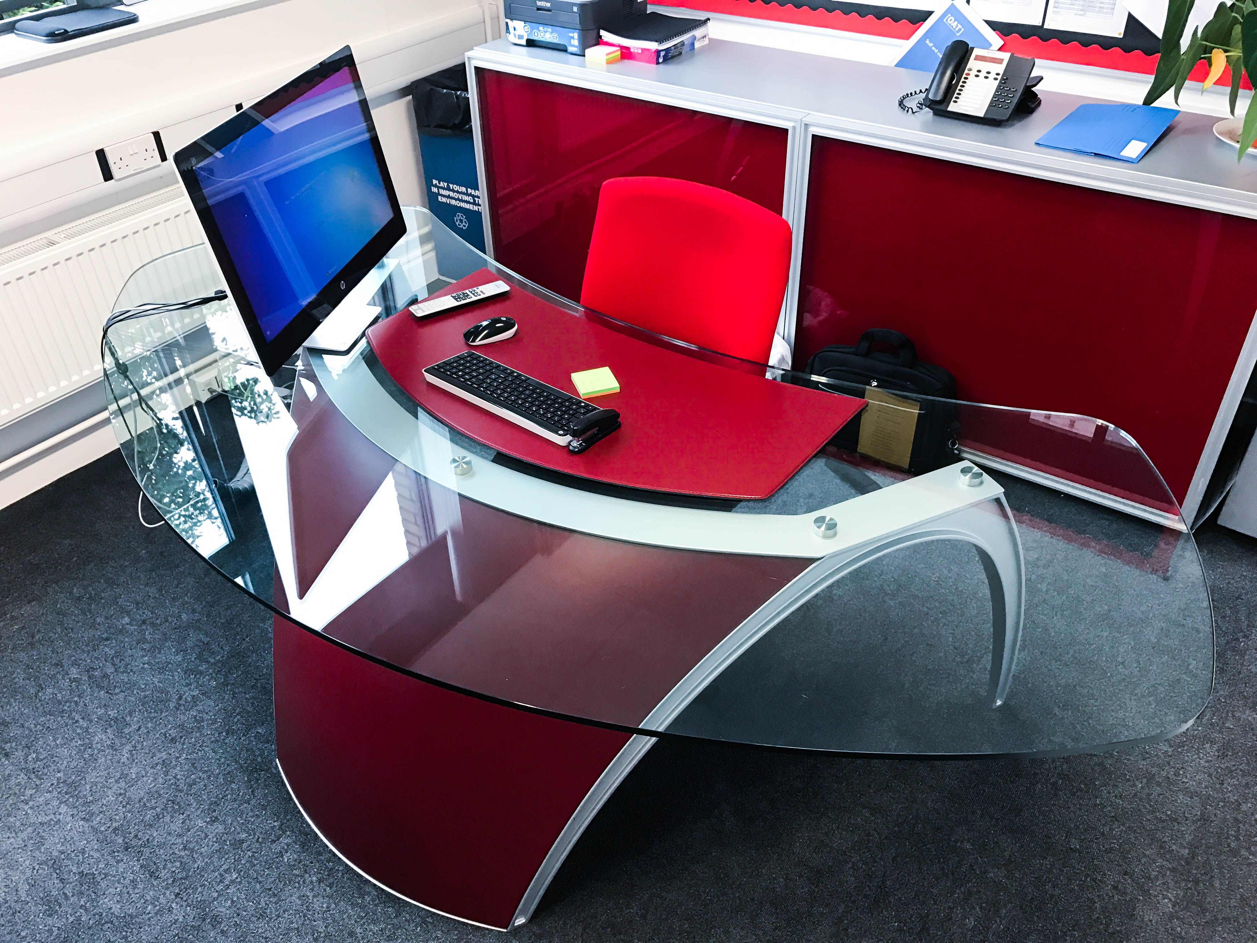 The Uffix Luna Executive Desk designed by the Italian Ferrari designer ...
