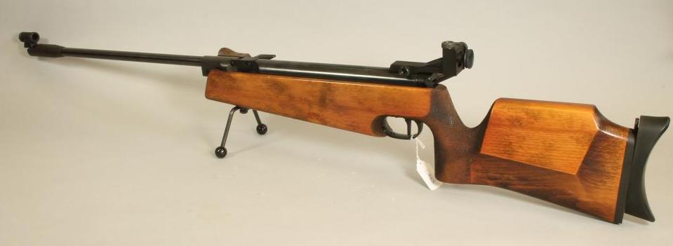 A WALTHER LGR TARGET AIR RIFLE, with side cocking arm, adjustable front ...