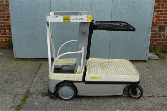 2001 Crown Wave Machine Man up order picker, WAV50-85