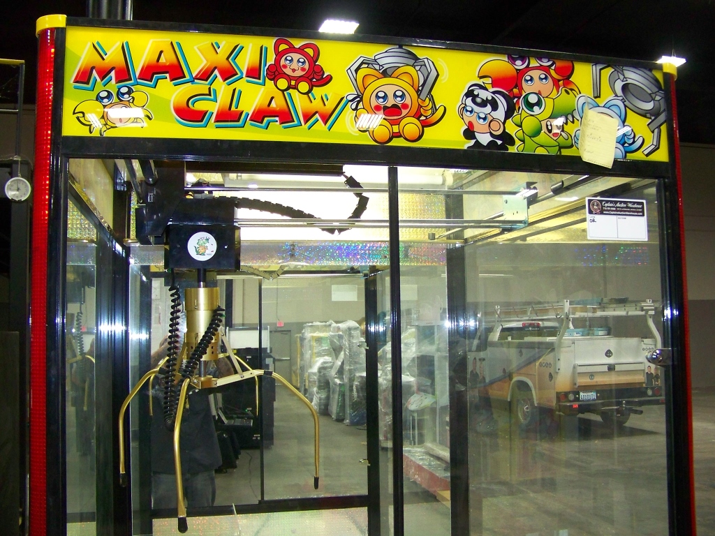 45" MAXI CLAW JUMBO PLUSH CLAW CRANE MACHINE; Item is in used condition ...