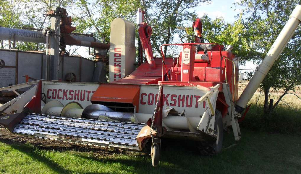 Cockshutt 428 SP combine SN:L01383