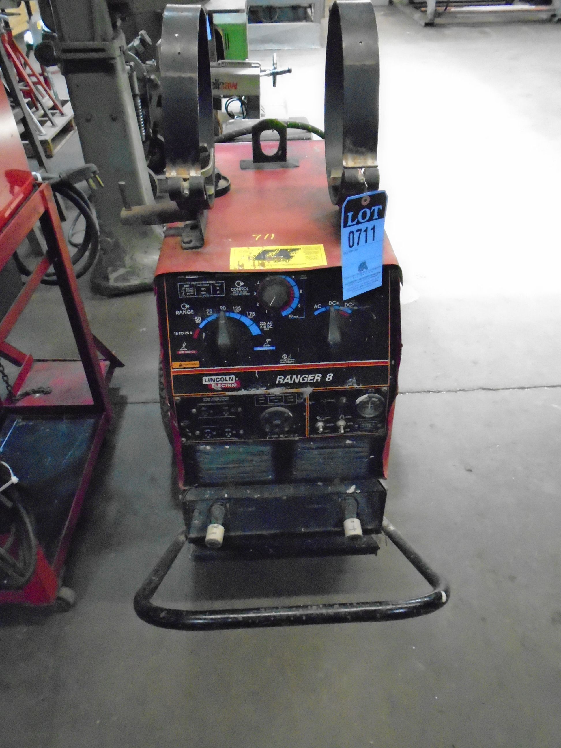 225 AMP LINCOLN RANGER 8 PORTABLE WELDER / GENERATOR MACHINE