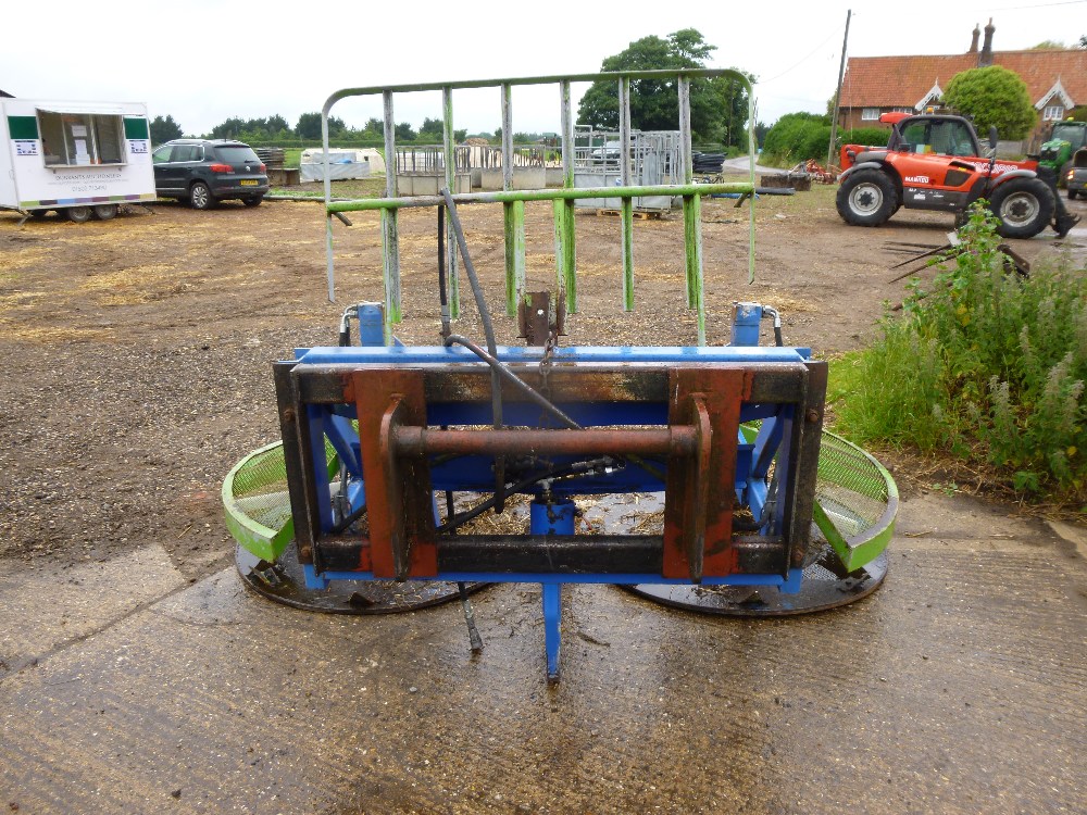 Primex round bale straw spreader with Manitou brackets, serial number ...
