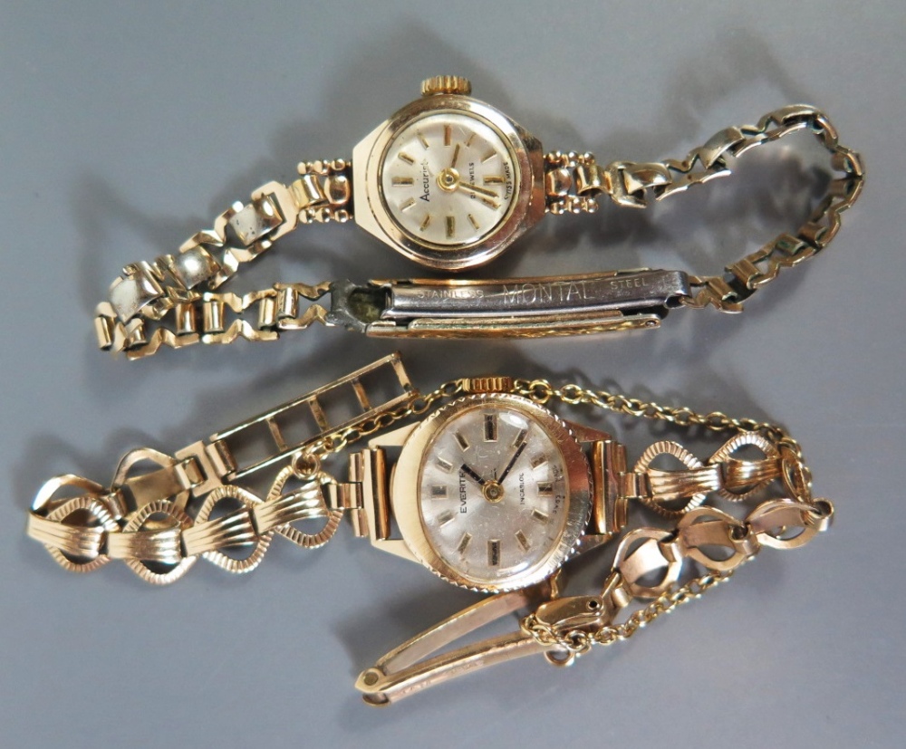 An Everite 9ct Gold Ladies Watch on 9ct gold bracelet, running, 7.5 g ...