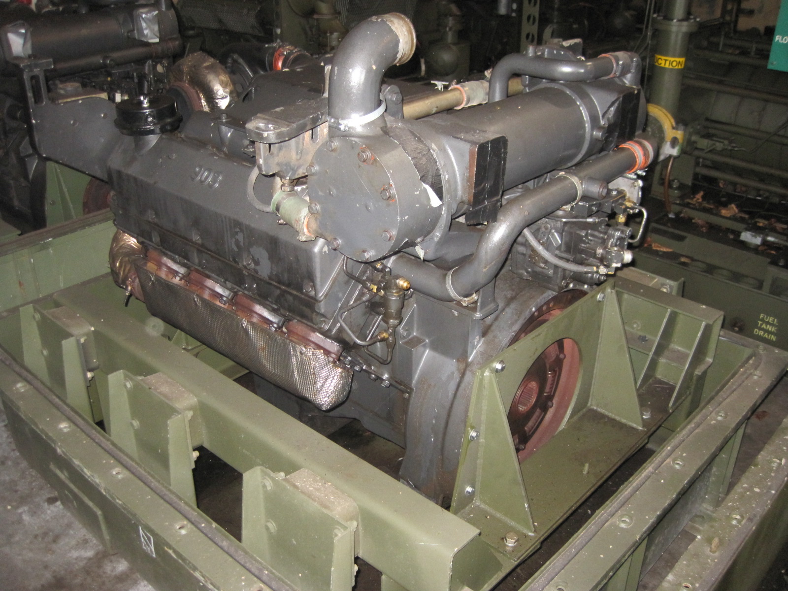 'Diesel Engine Cummins VTA 903T V8 8 cylinder 500hp ex MOD, ex stand by ...