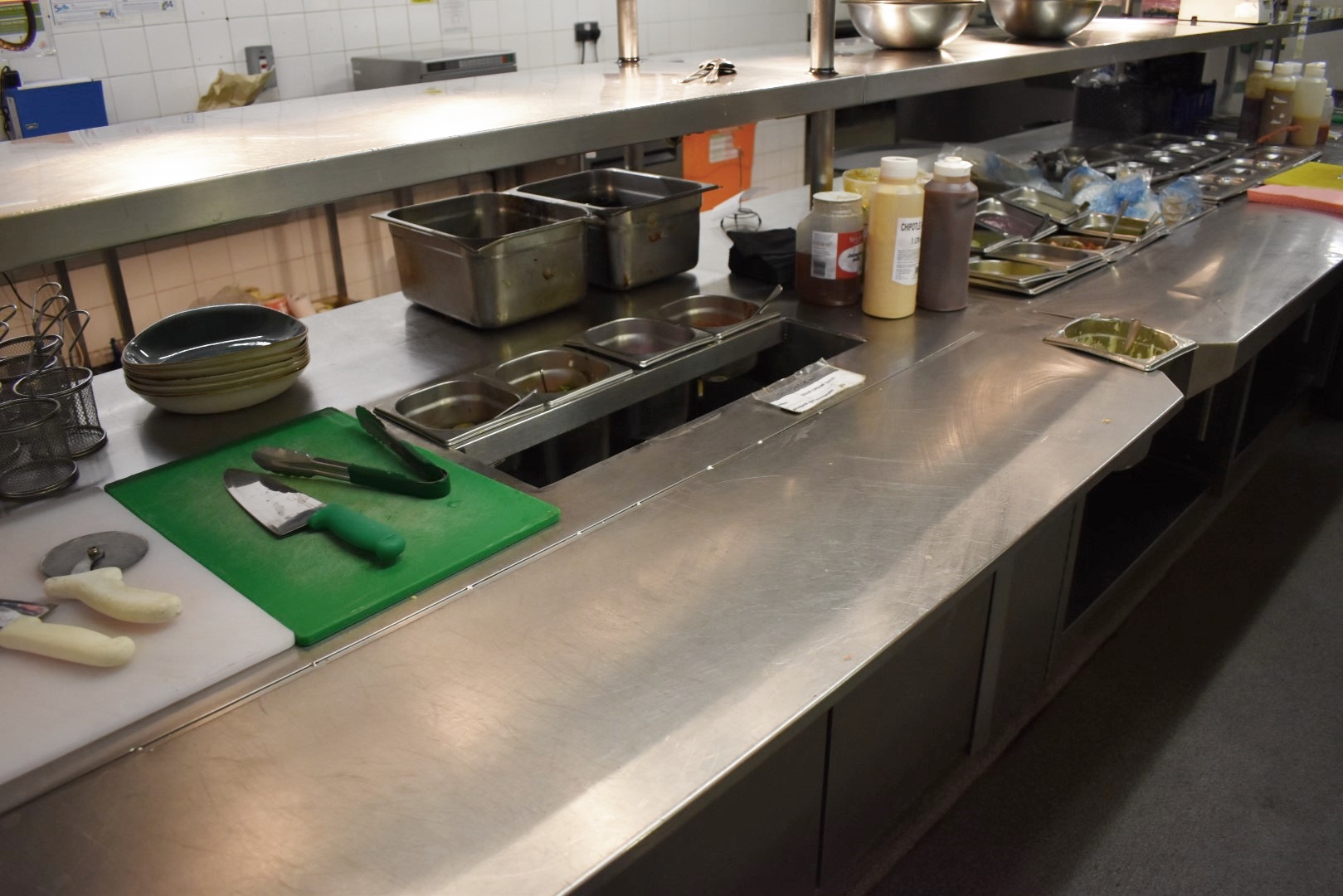 1 x Large Commercial Kitchen Passthrough Heated Gantry Island With ...