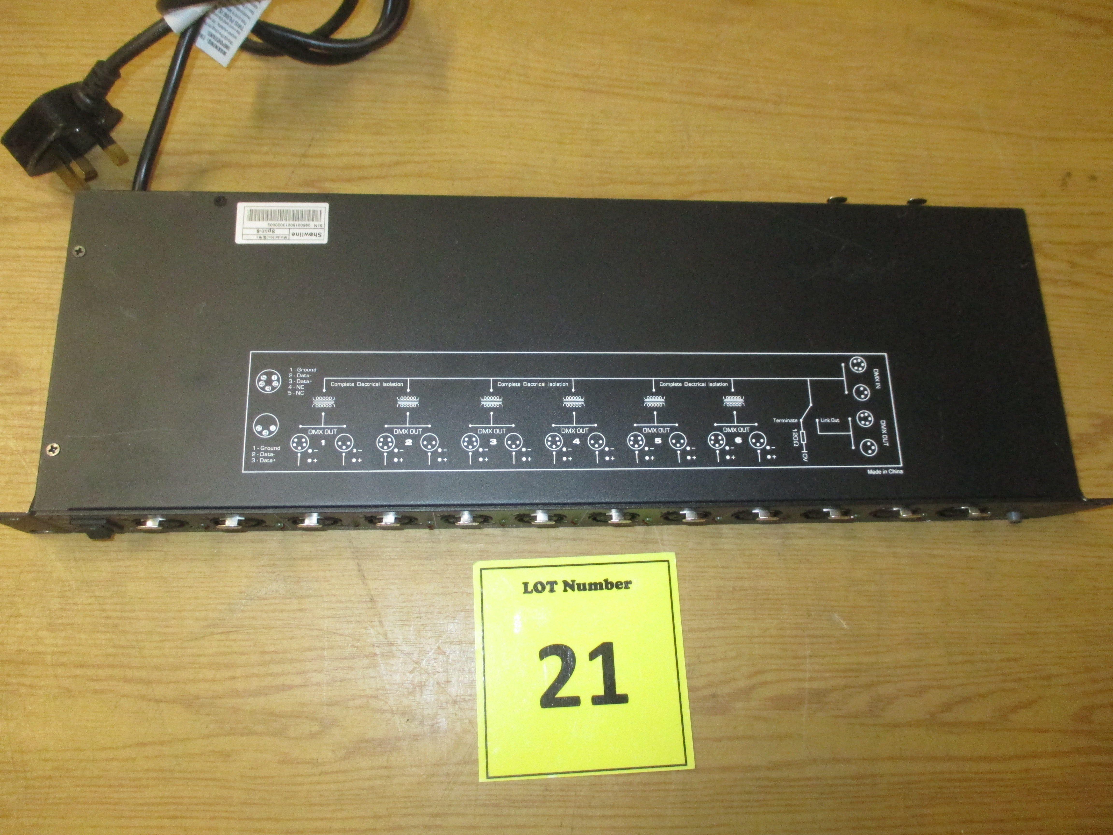 PHILIPS SHOWLINE SPLIT 6. 6 WAY DMX DISTRIBUTOR. RACK MOUNTABLE.