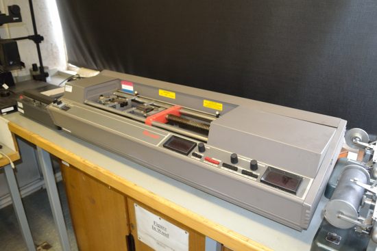 A number of tensometers, tooling and parts including a Monsanto T20 ...