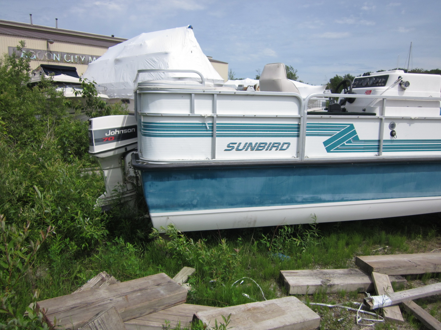 SUNBIRD ODYSSEY 210 21' DECK BOAT, REG #: 23E18799 - LAGOON CITY