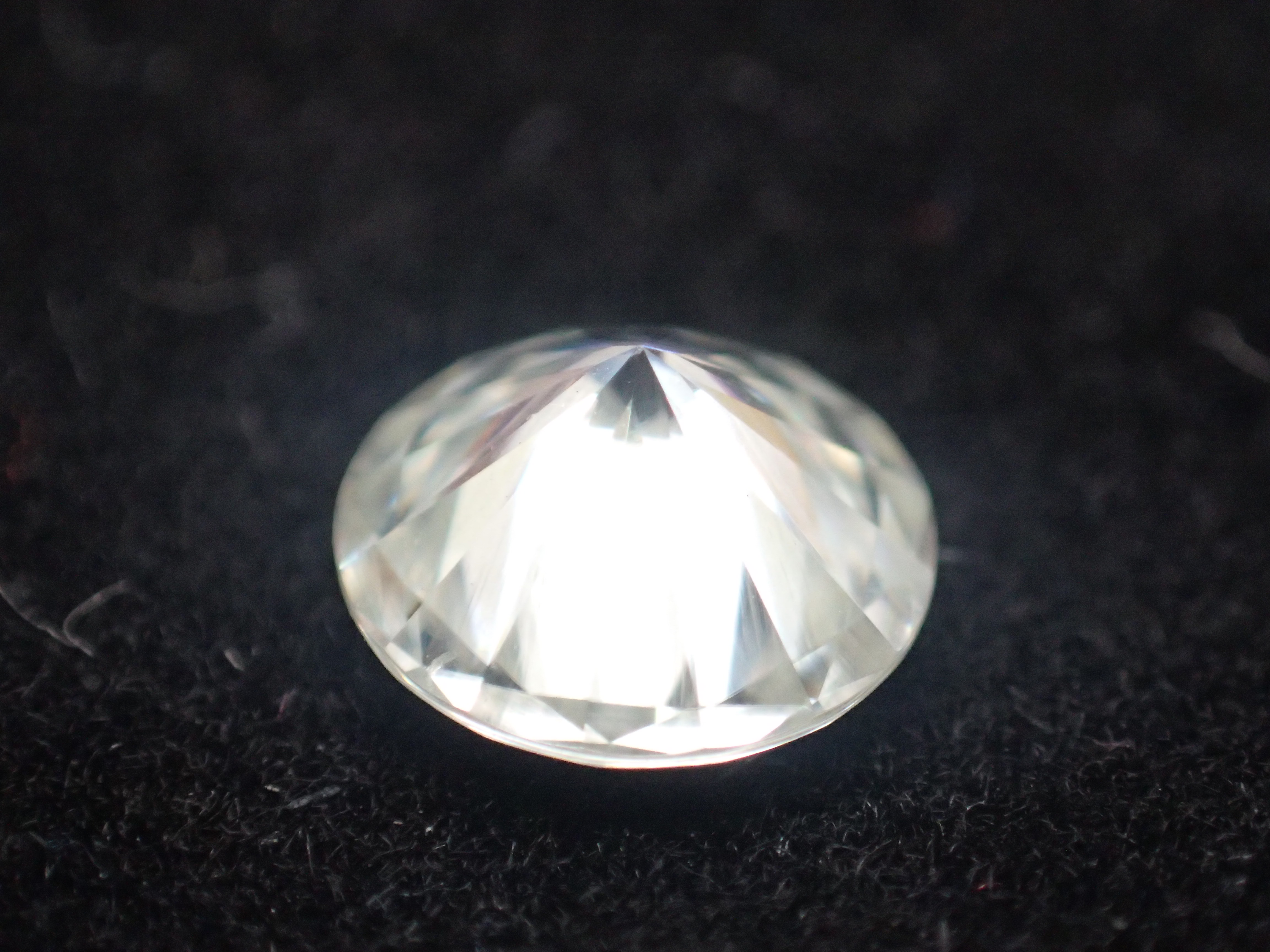 Diamond solitaire stone approximately 0.85ct diamond 0.17g CONDITION ...