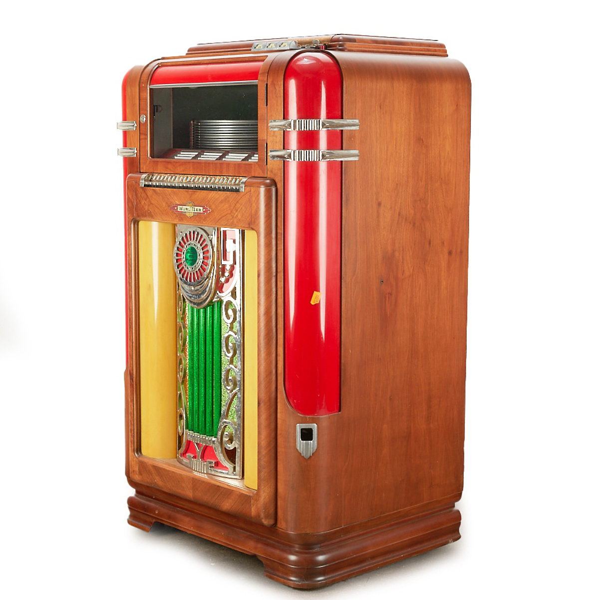 A pre-war Wurlitzer jukebox manufactured in 1938, Model 600 with serial ...