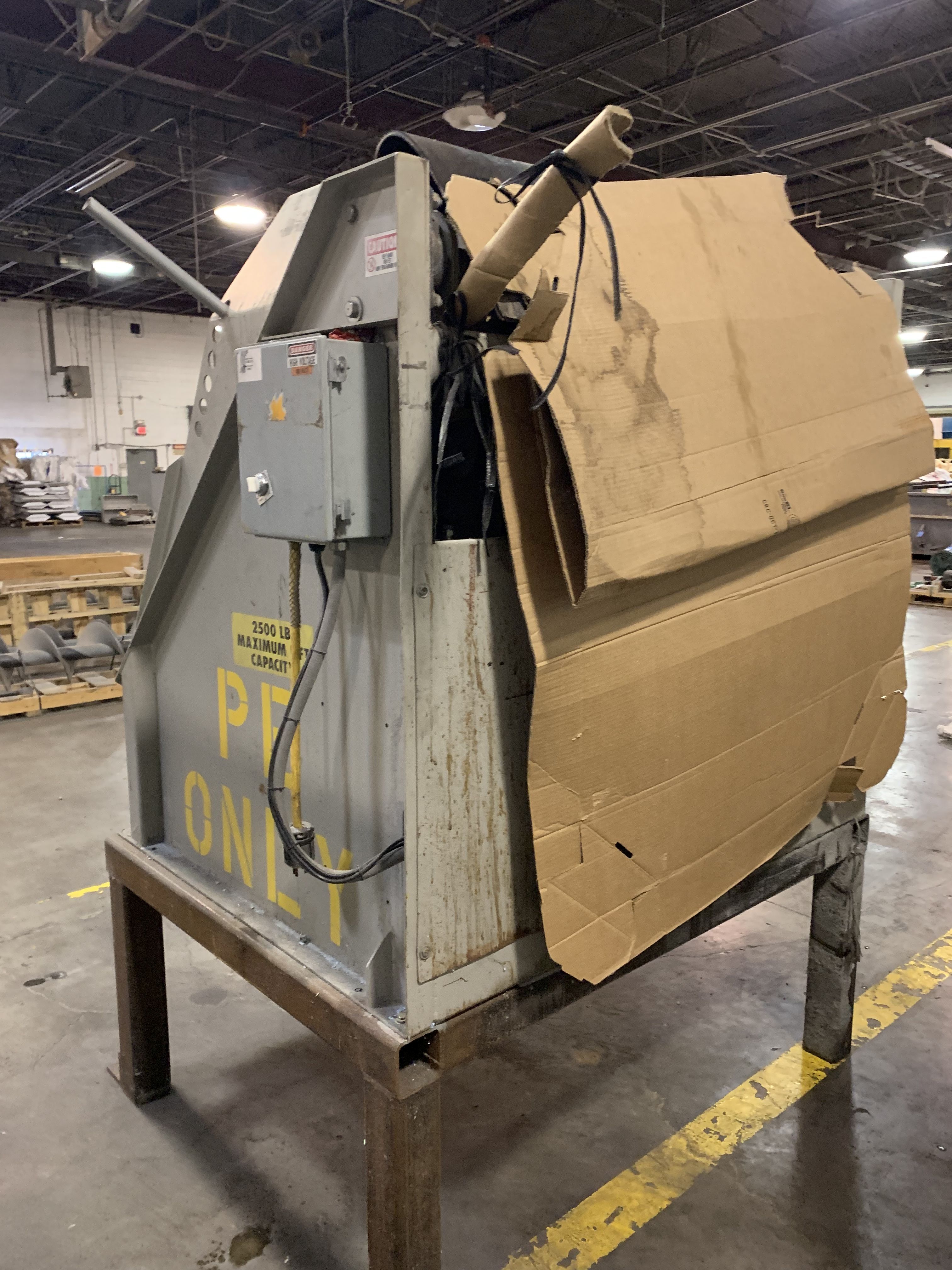 2,500 LB. MAX CAPACITY HYDRAULIC GAYLORD DUMPER MODEL 21-25483-50C; S/N ...