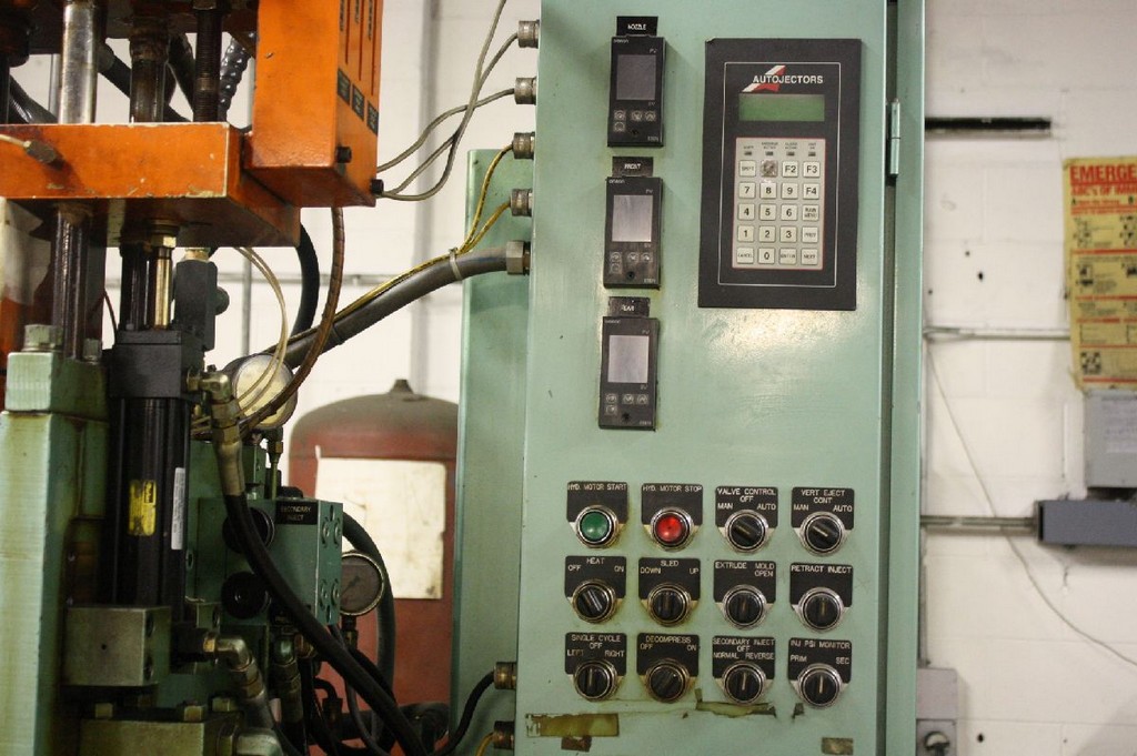 AUTOJECTORS 10 TON MODEL VS10-S VERTICAL INJECTION MOLDING MACHINE, S/N ...