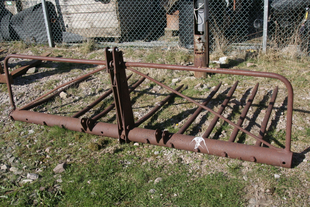 Sale Item: FERGUSON BUCK RAKE Vat Status: No Vat Buyers Fees on this ...