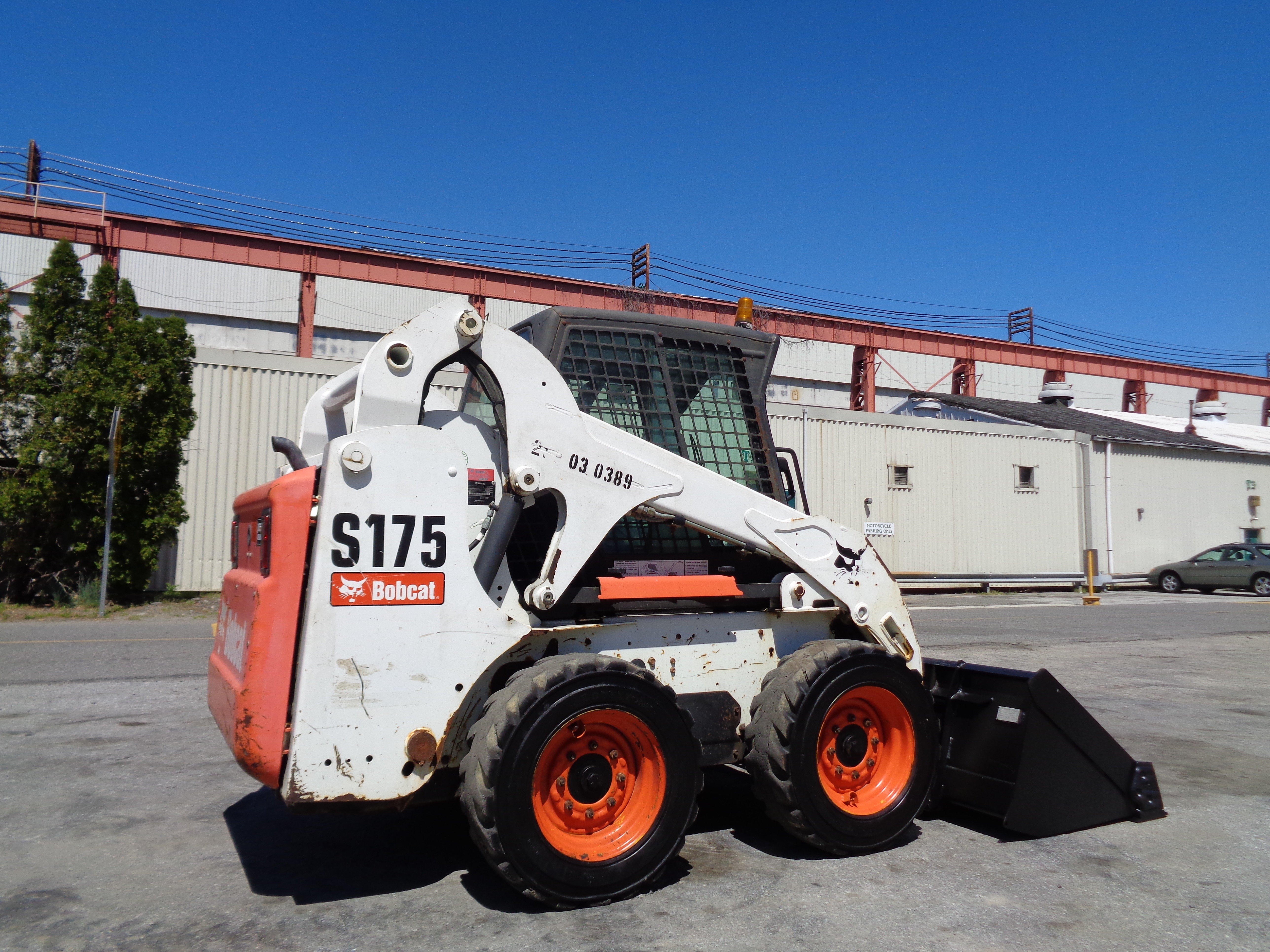 Make: Bobcat Model: S175 Year: 2012 SN: A3L541852 Hours: 1423 Auxiliary Hy