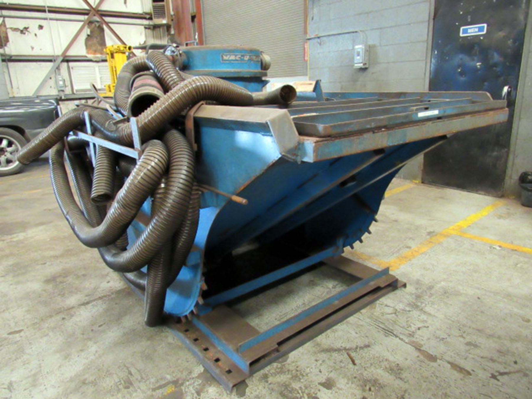 Vac-U-Max Model 61865 2 Cu. Yard Self-Dumping Chip Hopper with Vacuum ...