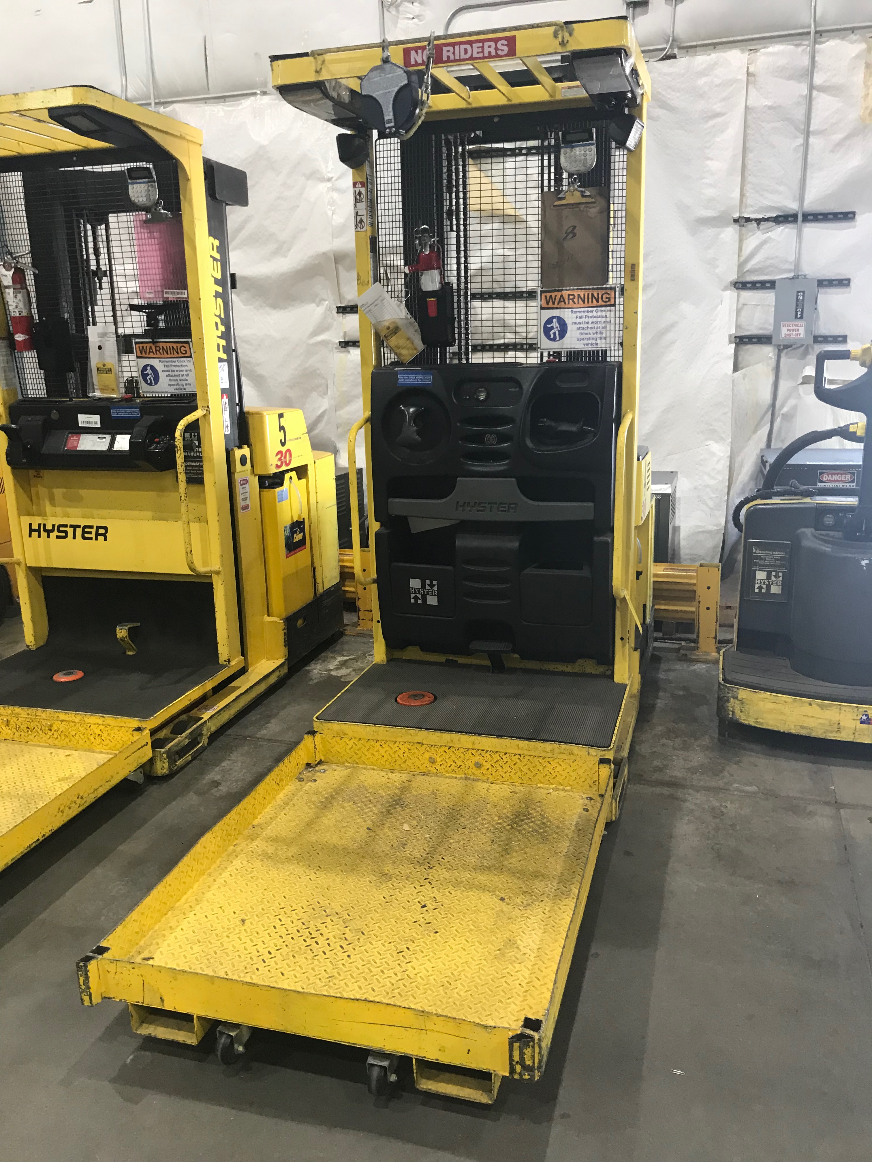 Hyster Man Lift, Model# R30XMS2, Serial# D187N01570Y, Removal Fee: $40