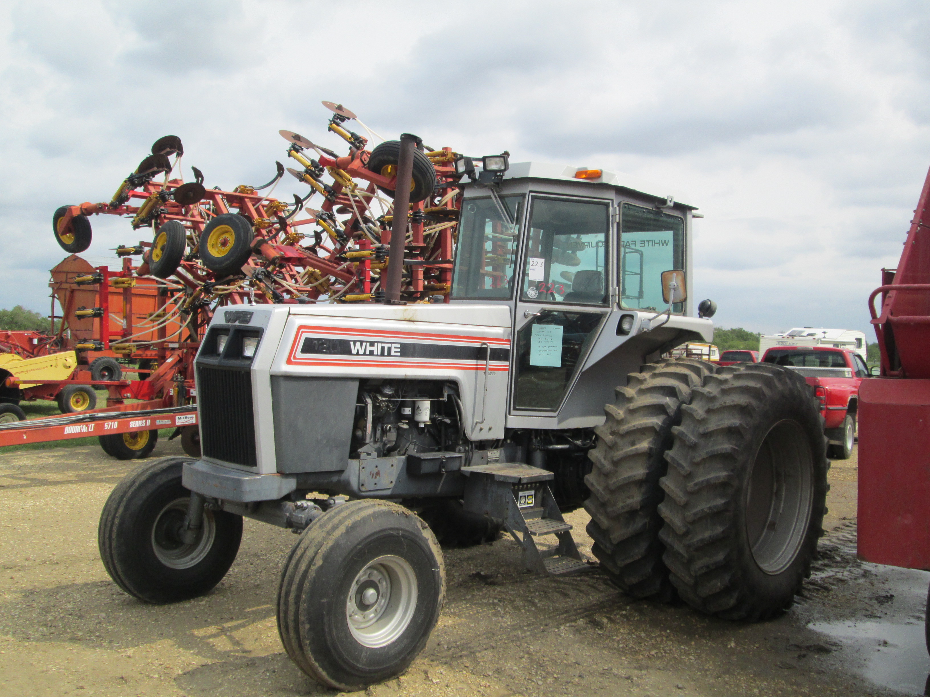 1987 WHITE 120 2WD TRACTOR, CUMMINS DIESEL TURBO, 540/1000 PTO, CAHR ...