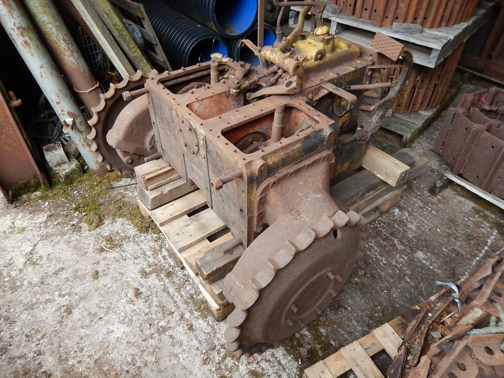 AVELING BARFORD Calf Dozer CRAWLER TRACTOR Engine missing, with blade ...