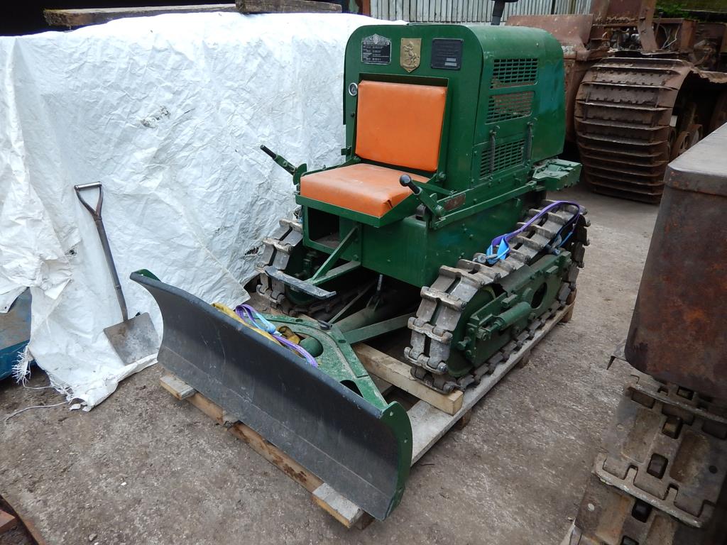 1960 AVELING BARFORD Calf Dozer diesel CRAWLER TRACTOR Fitted with ...