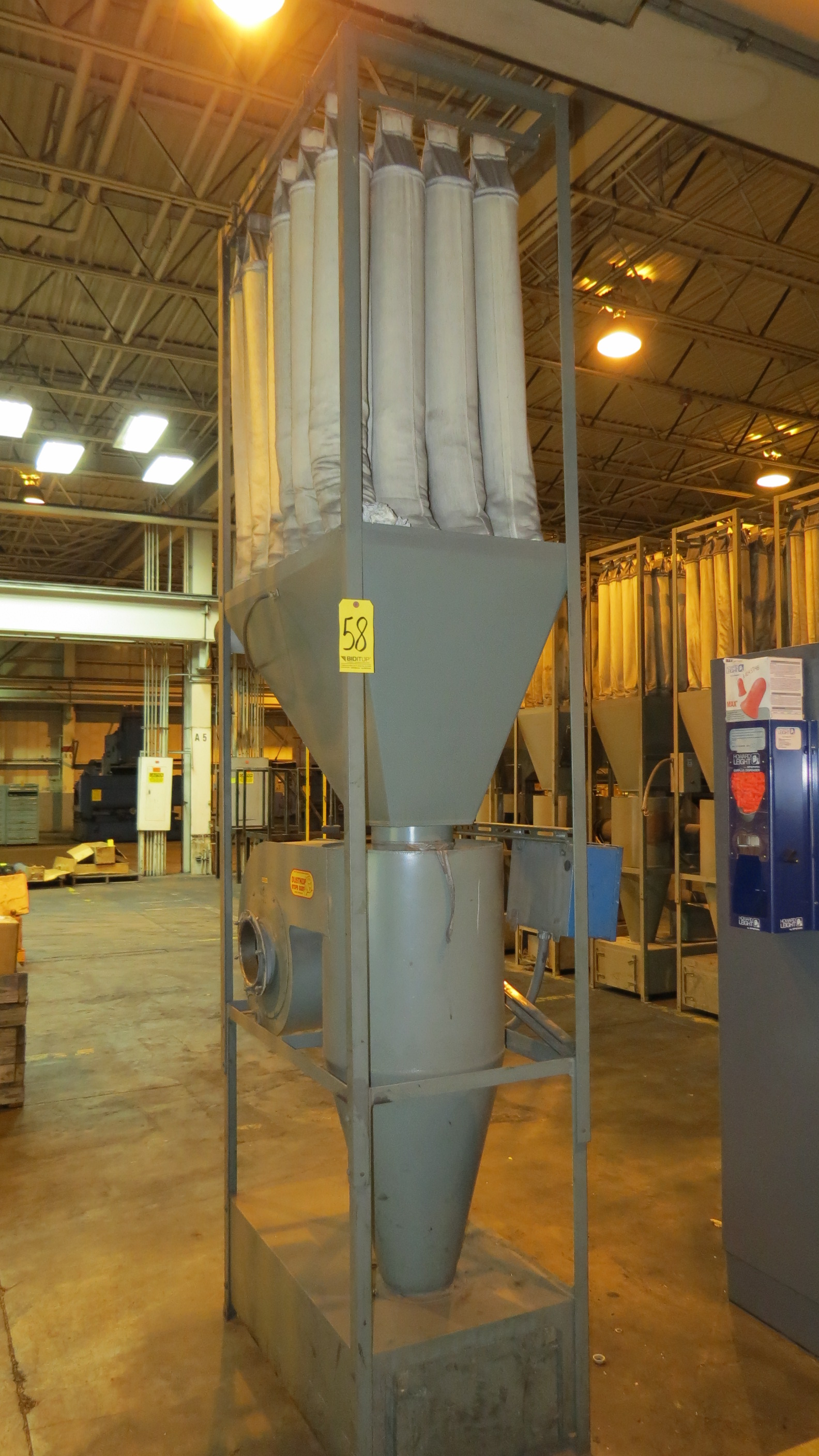 AGET DUST KOP DUST COLLECTOR MODEL 20T51-SP, 5 HP