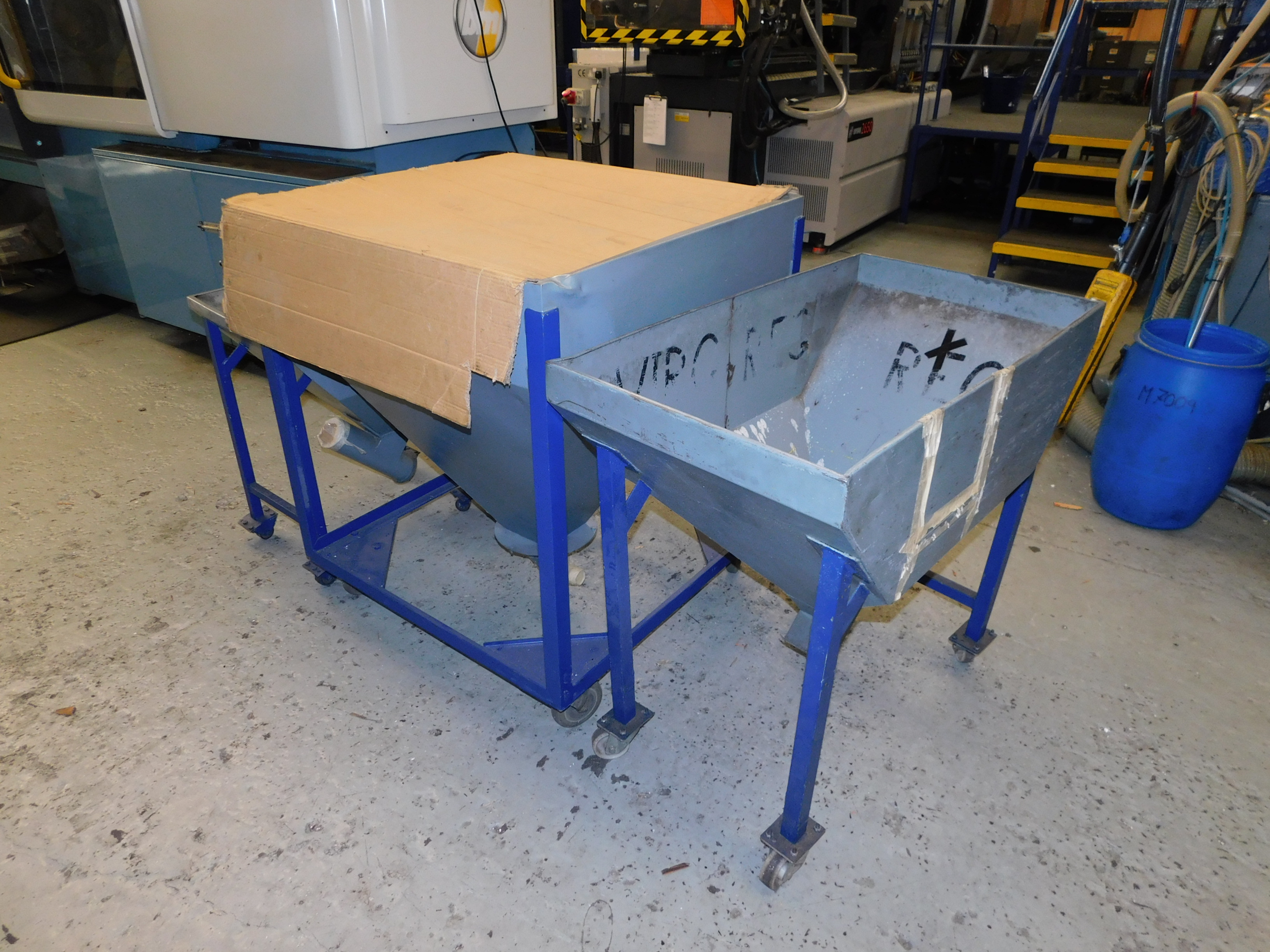 3 Mobile Raw Material Hopper Units