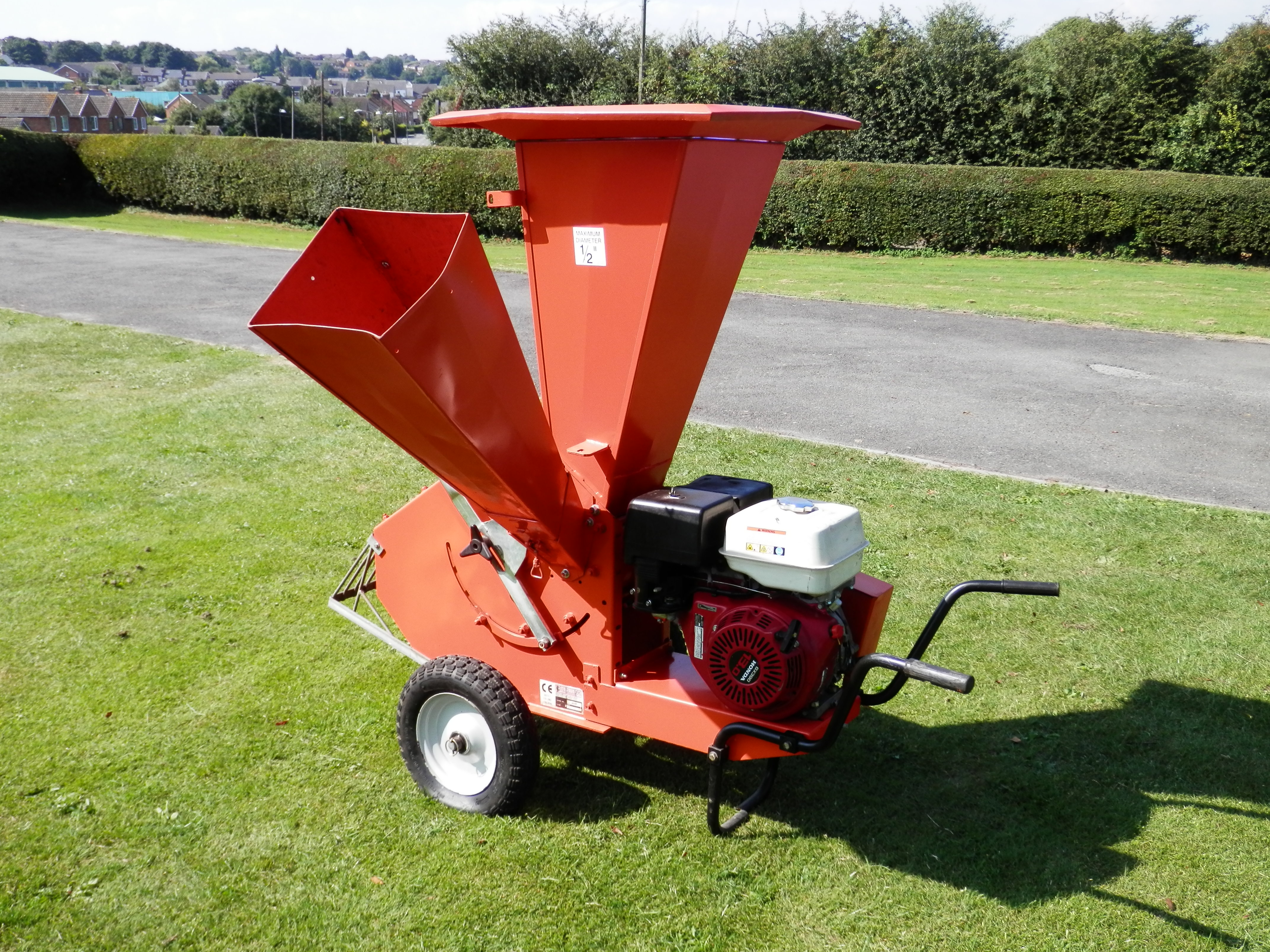GT - SUPERB CAMON C150 3.5" PETROL POWERED WOOD CHIPPER 13HP HONDA ...