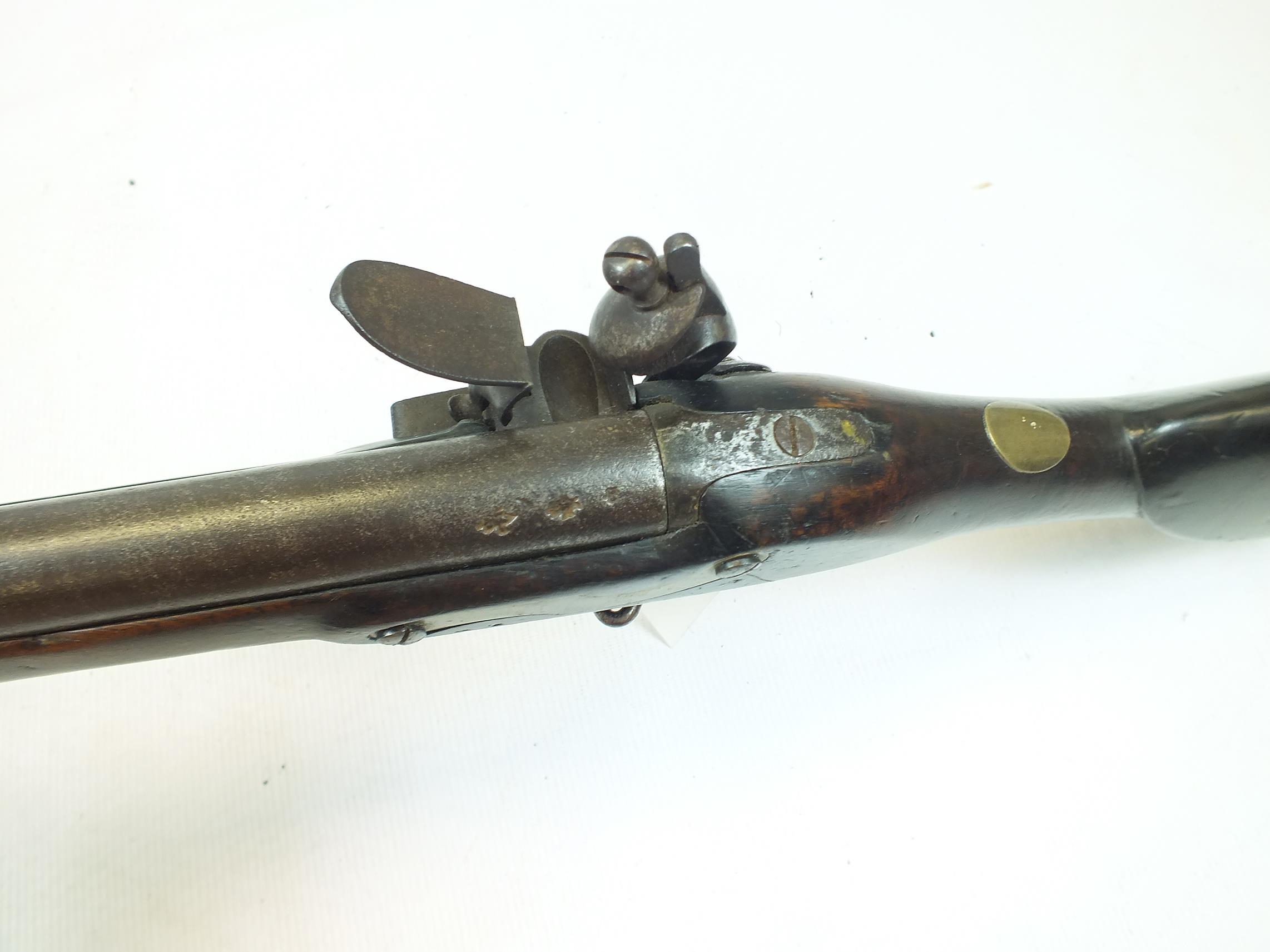 A FLINTLOCK SLIT-STOCK BAKER RIFLE OF CARBINE BORE, 30.5inch sighted ...