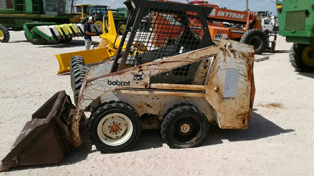 Bobcat Clark 632 Skidsteer with a Gasoline Engine. Runs but Leaks Oil ...