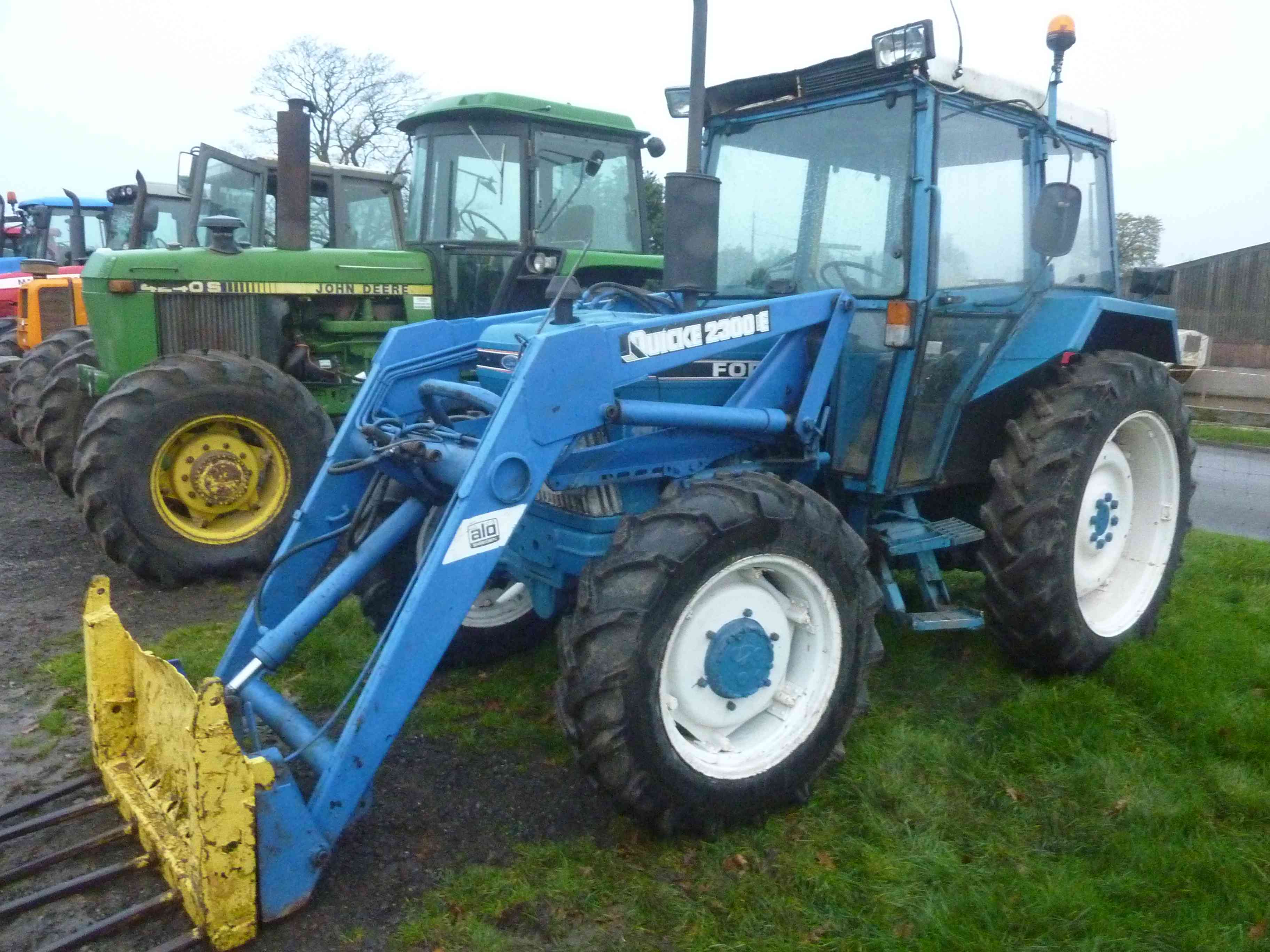 4615 Ford 4610 4wd tractor with front loader & fork