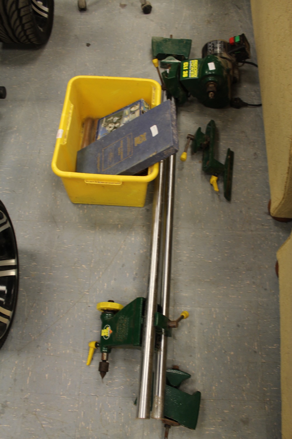 Record Power CL1 36 lathe, with Record Power woodturning tools and ...