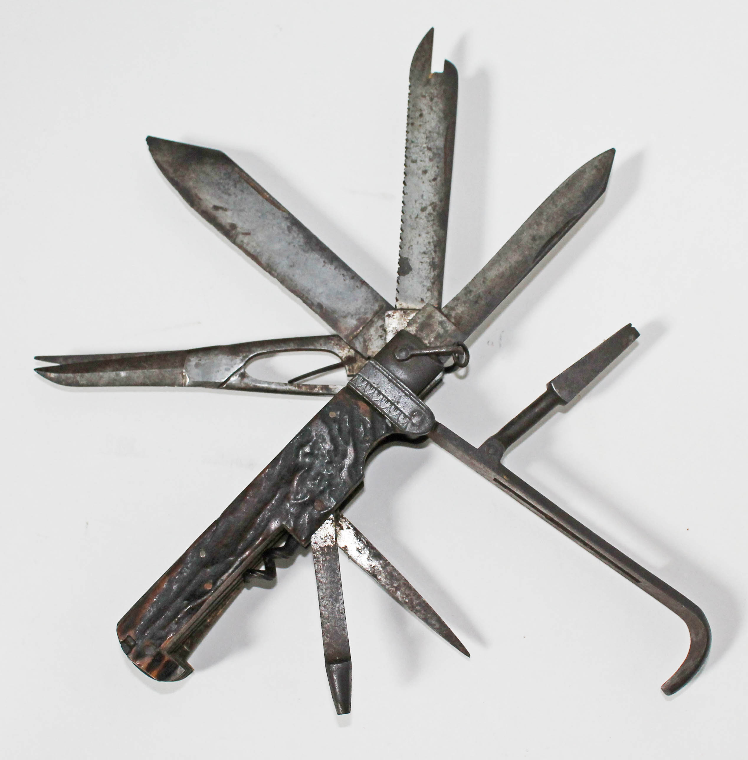 A 19th Century coachman's pen knife with antler handle, min. length 15 ...