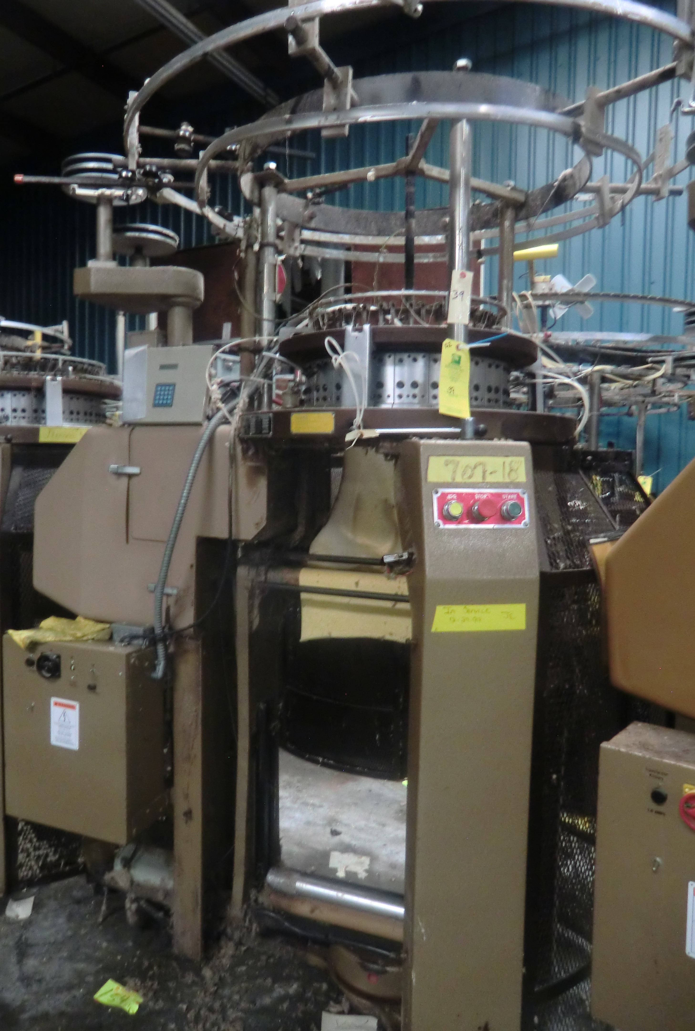 Vanguard Supreme Knitting Machine, Model 4SFT/2, 13 Cut, 21 Feeds, 18 ...