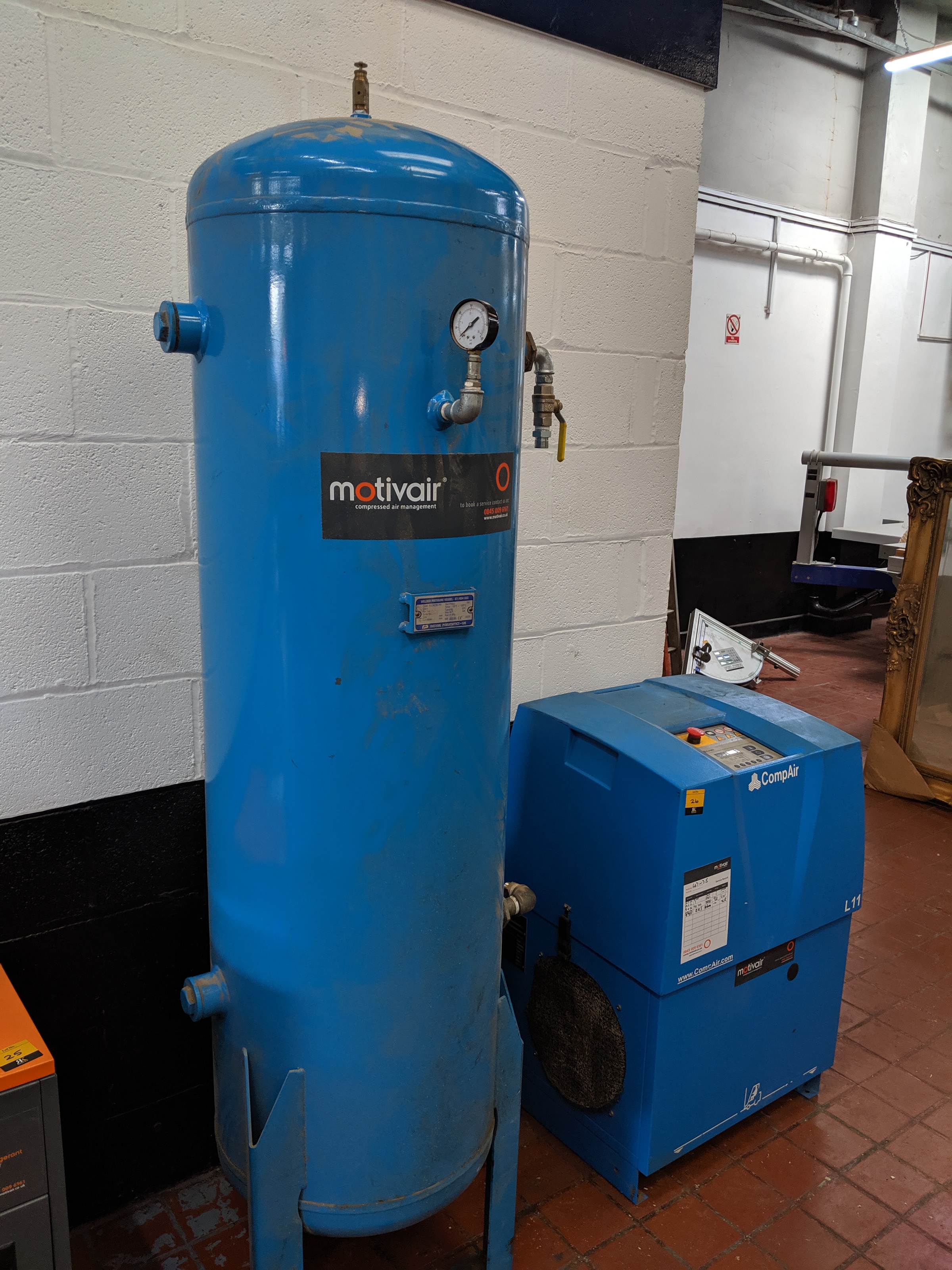 Compair compressor type L11, with digital control panel plus vertical ...