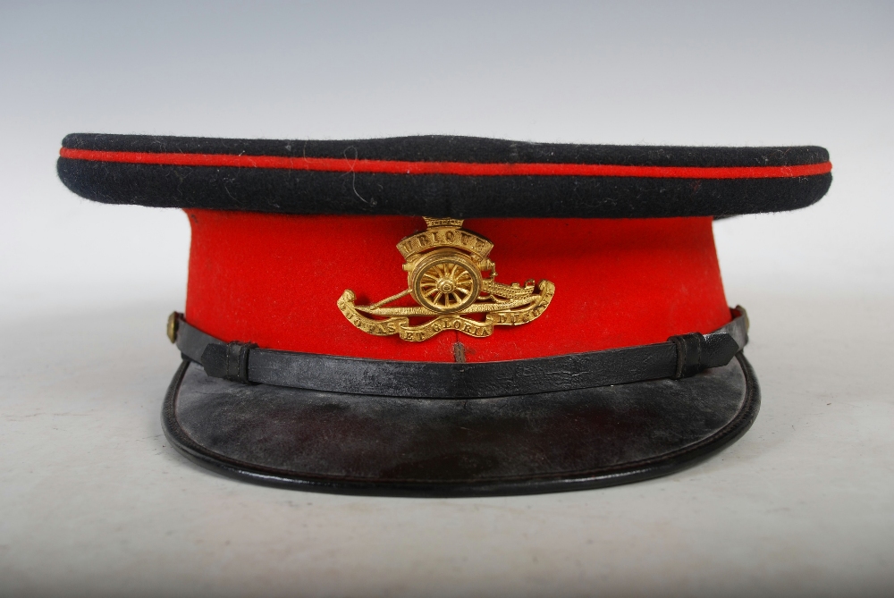 An early 20th century Royal Artillery Officers dress hat, a Pith hat ...