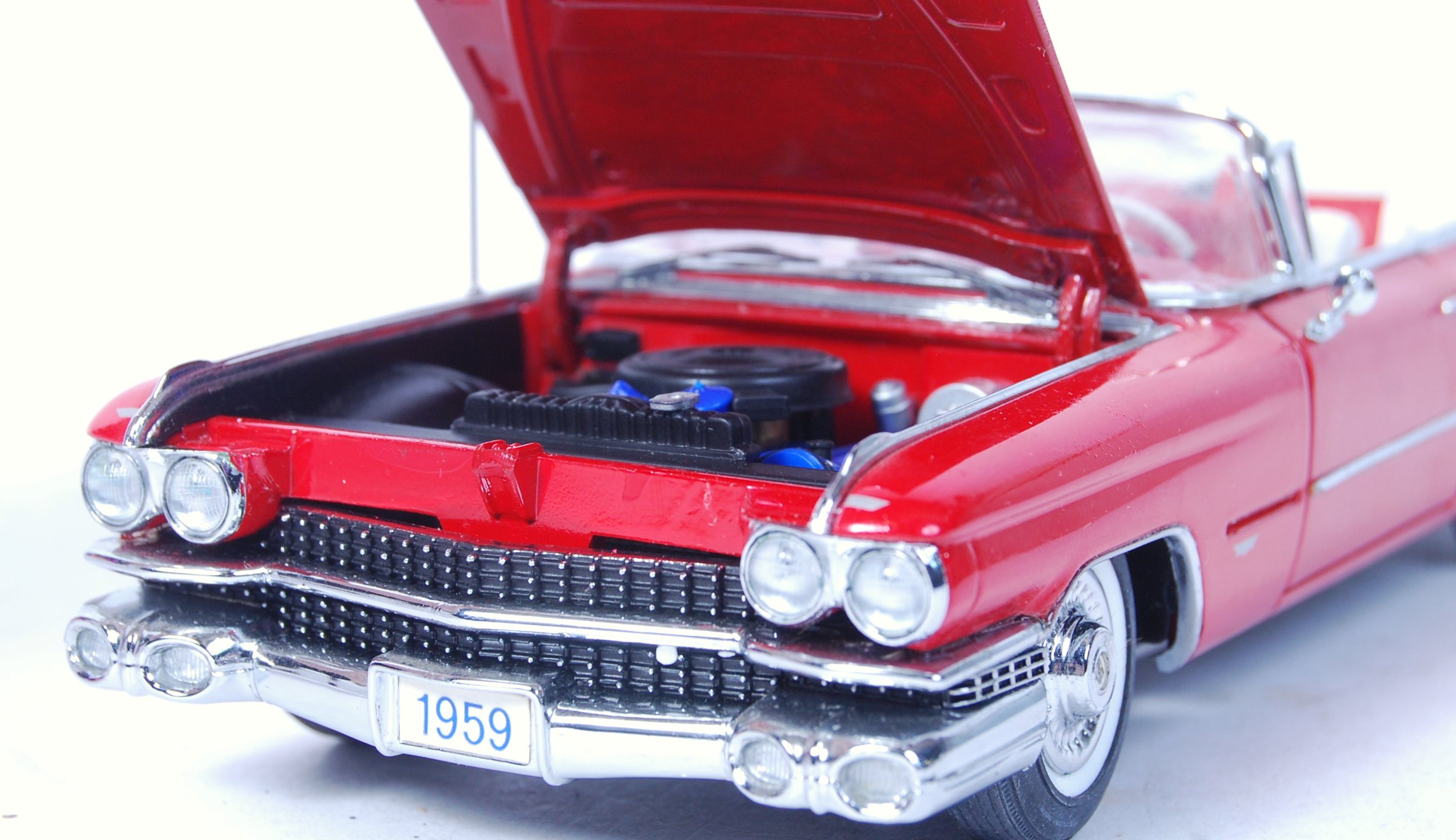A Danbury Mint 1:24 scale precision diecast model ' 1959 Cadillac ...