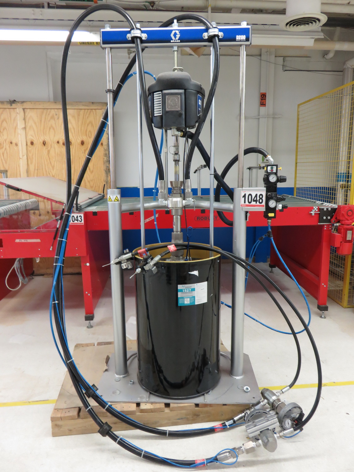 GRACO D200 / C63 100CC DUAL NOZZLE SUPPLY SYSTEM