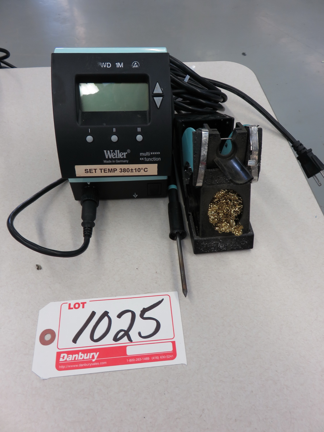 WELLER WD-1M DIGITAL SOLDERING STATION