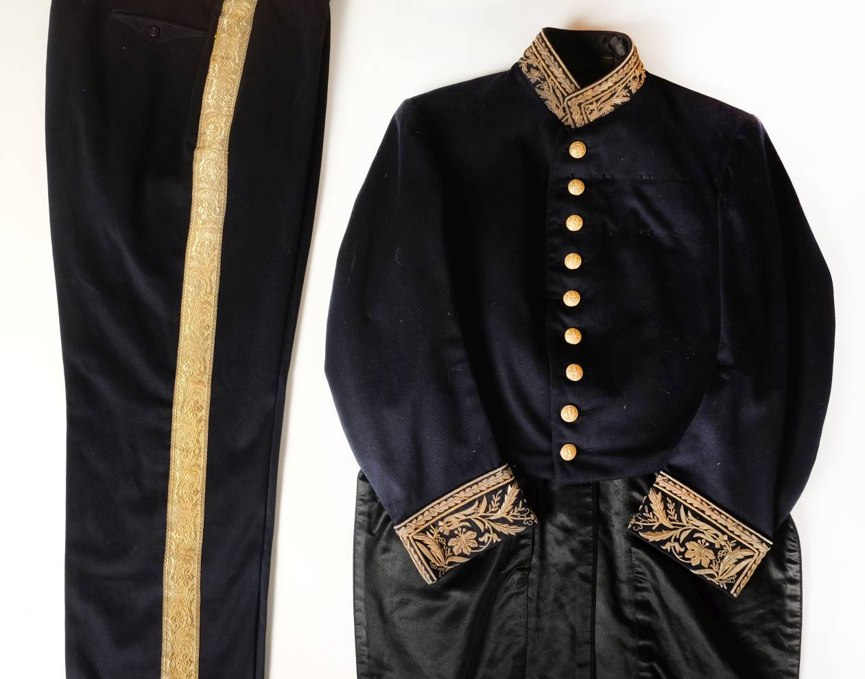 *French uniform. A French Diplomatic uniform c.1900, comprising blue ...